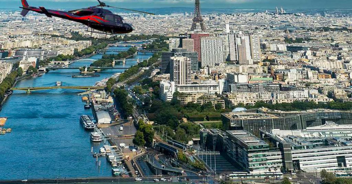 Admirez Paris et le Chateau de Versailles en helicoptere