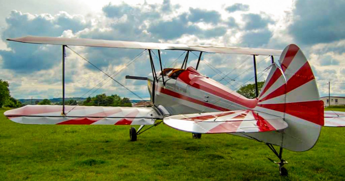 Volez en avion biplan rétro dans l'Yonne - Baptemedelair.fr